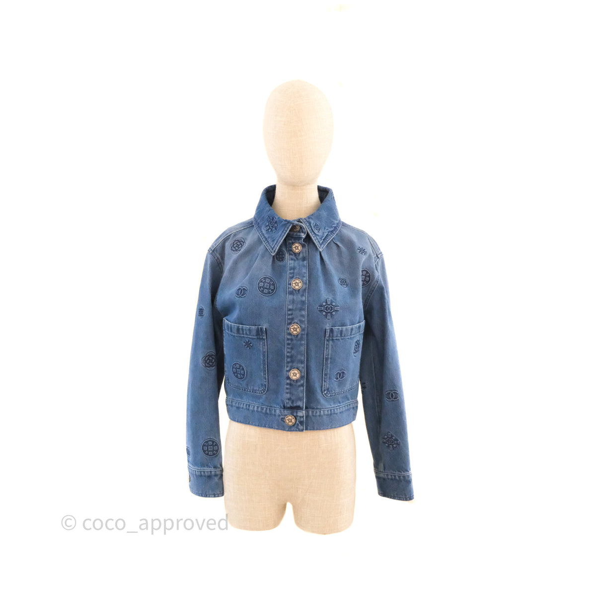 Chanel CC Printed Denim Jacket Size 34 – Coco Approved Studio