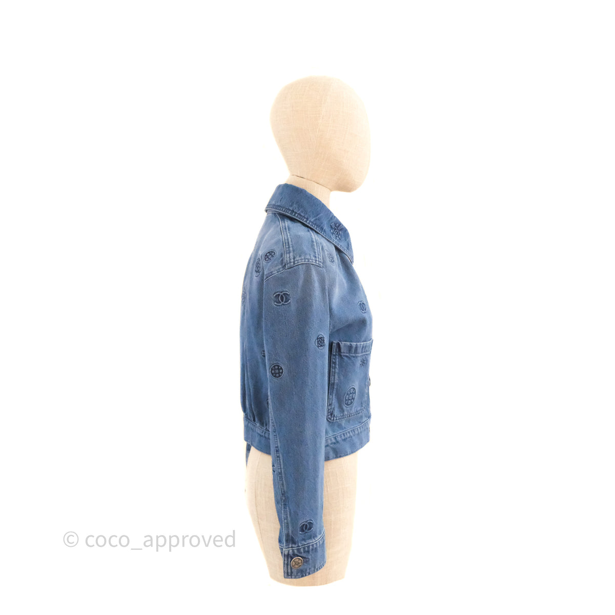 Chanel CC Printed Denim Jacket Size 34 – Coco Approved Studio