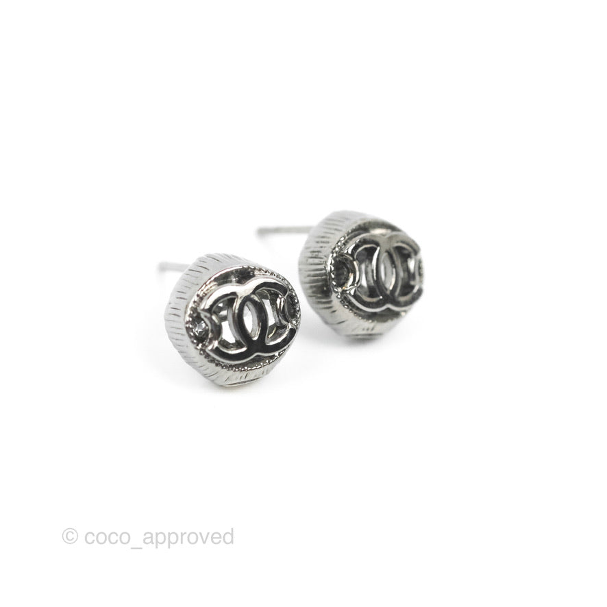 Chanel CC Oval Earrings Gun Metal 17S – Coco Approved Studio