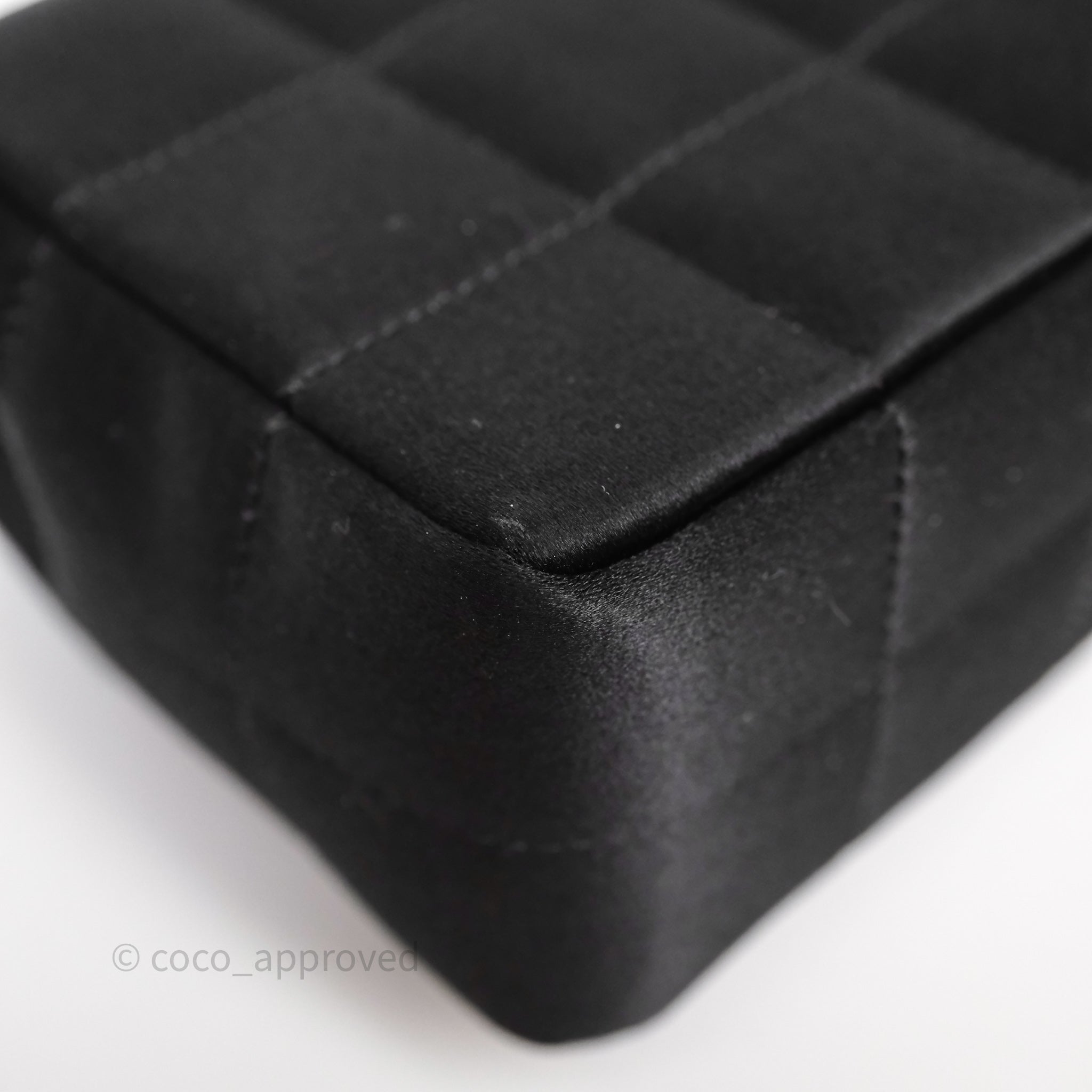 Chanel Vintage Mini Chocolate Bar Camellia Flap Black Velvet Gold Hard ...