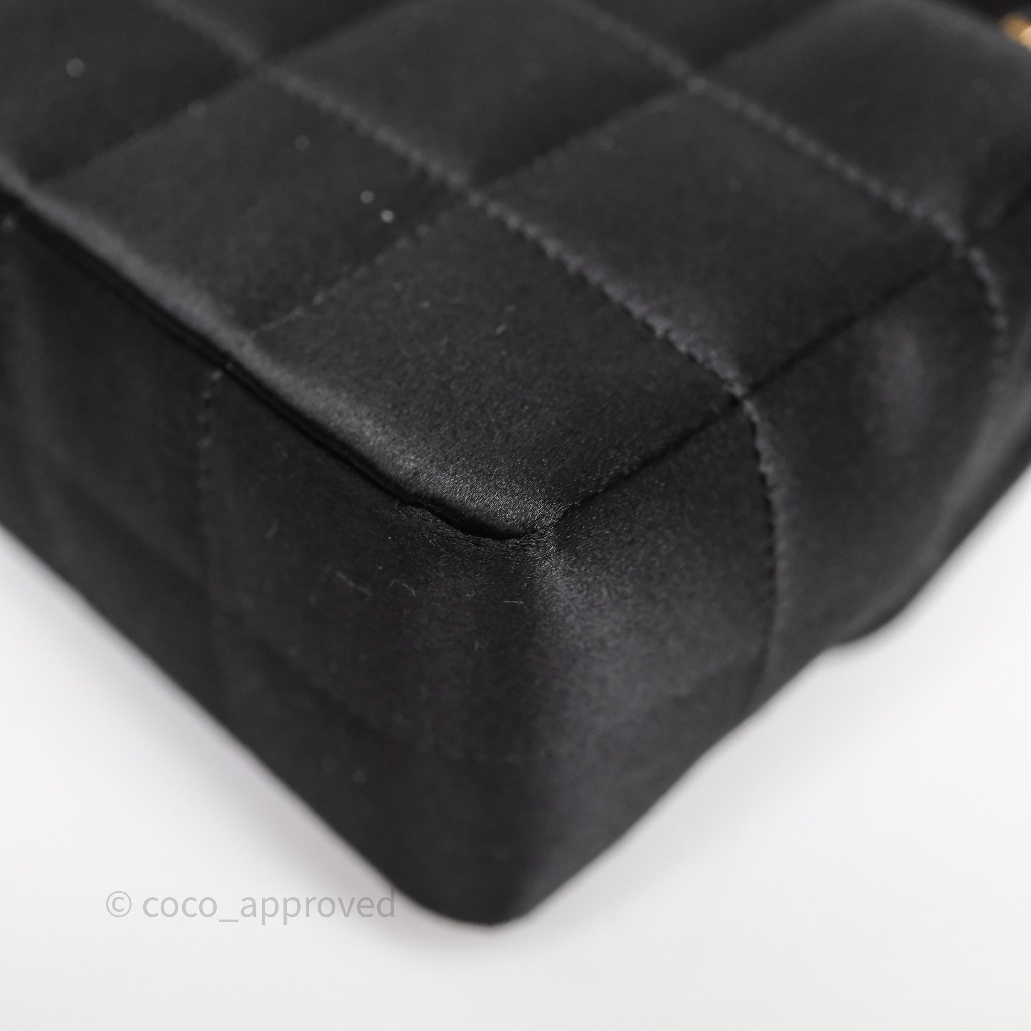 Chanel Vintage Mini Chocolate Bar Camellia Flap Black Velvet Gold Hard ...