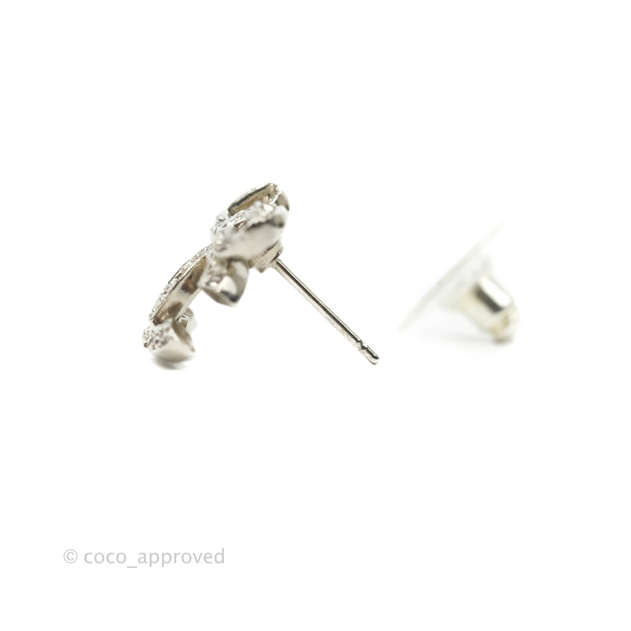 Chanel Crystal CC Bow Knot Earrings Silver Tone 22B – Coco Chanel Crystal CC Bow Knot Earrings Silver Tone 22B – Coco